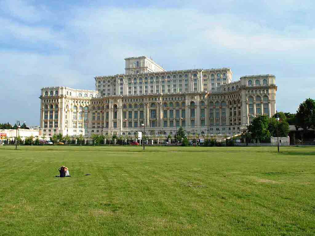 Palatul Parlamentului din Bucuresti, obiective turistice de vizitat in ...