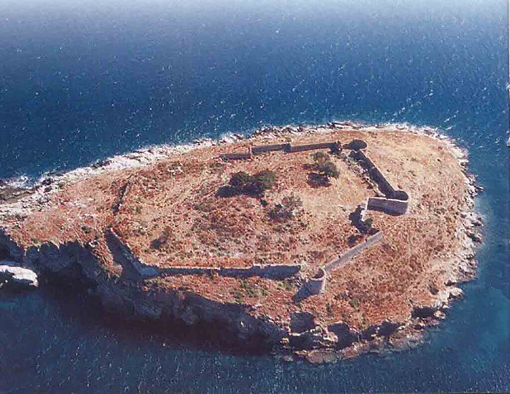 Insula Bourtzi din Poros, obiective turistice de vizitat in Poros