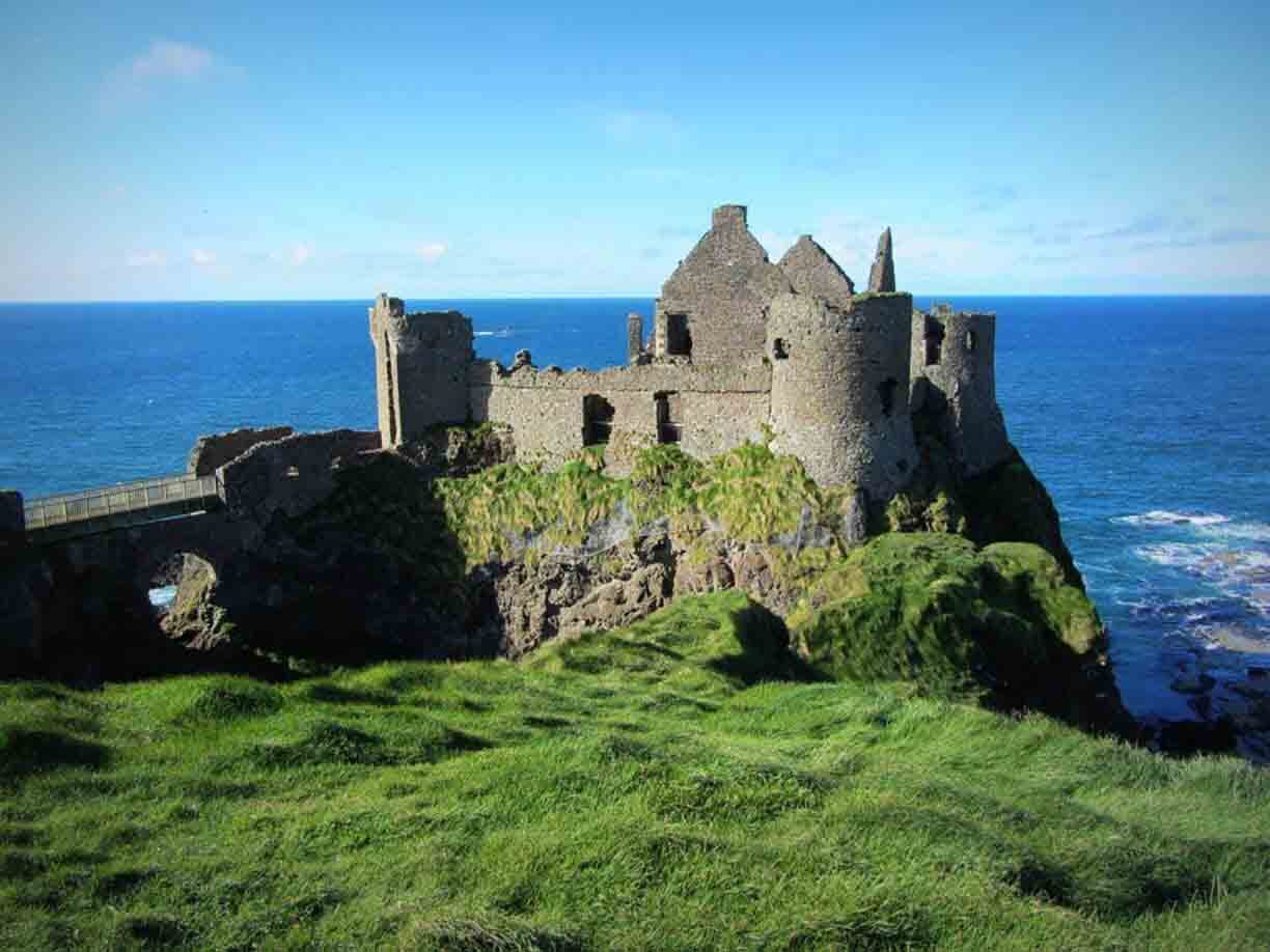 Dunluce Castle din Bushmills, obiective turistice Bushmills